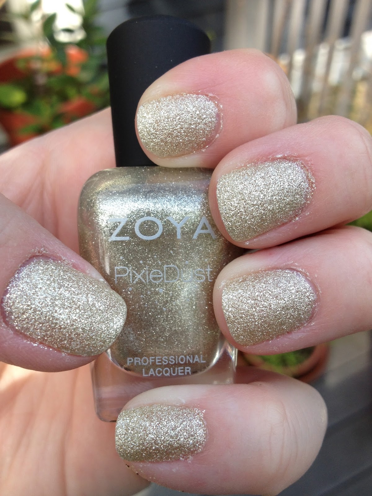 The Manic Painteress: Zoya Tomoko