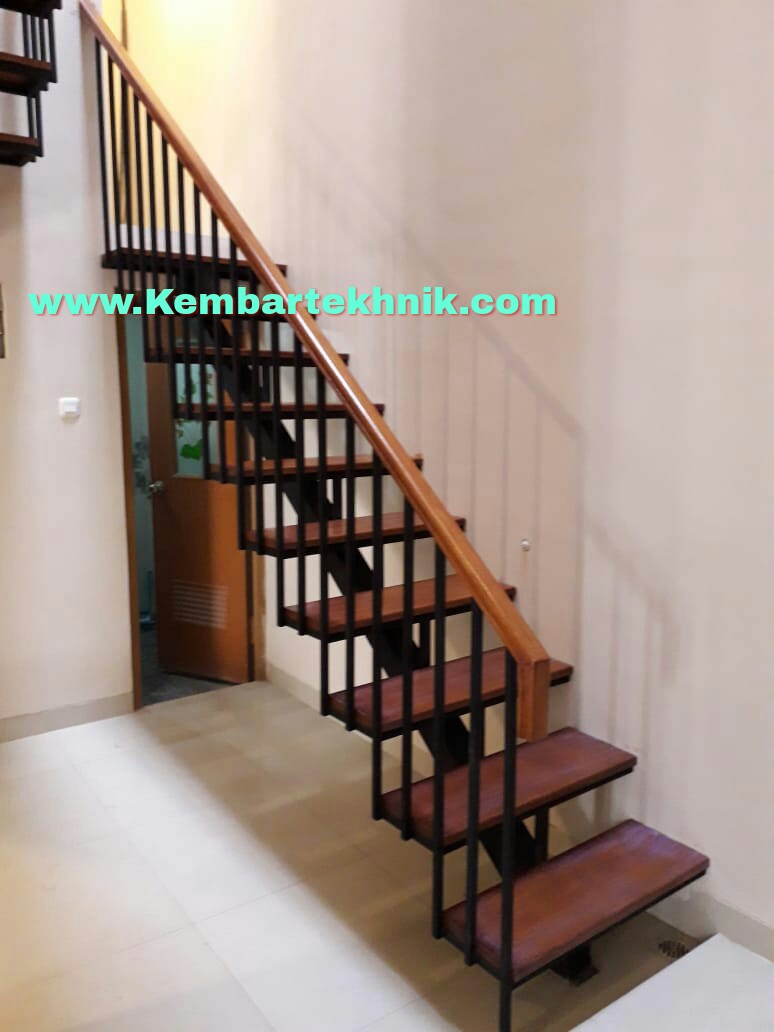 Tangga Besi Kombinasi Trap Kayu-Gambar Tangga Trap Terlaris