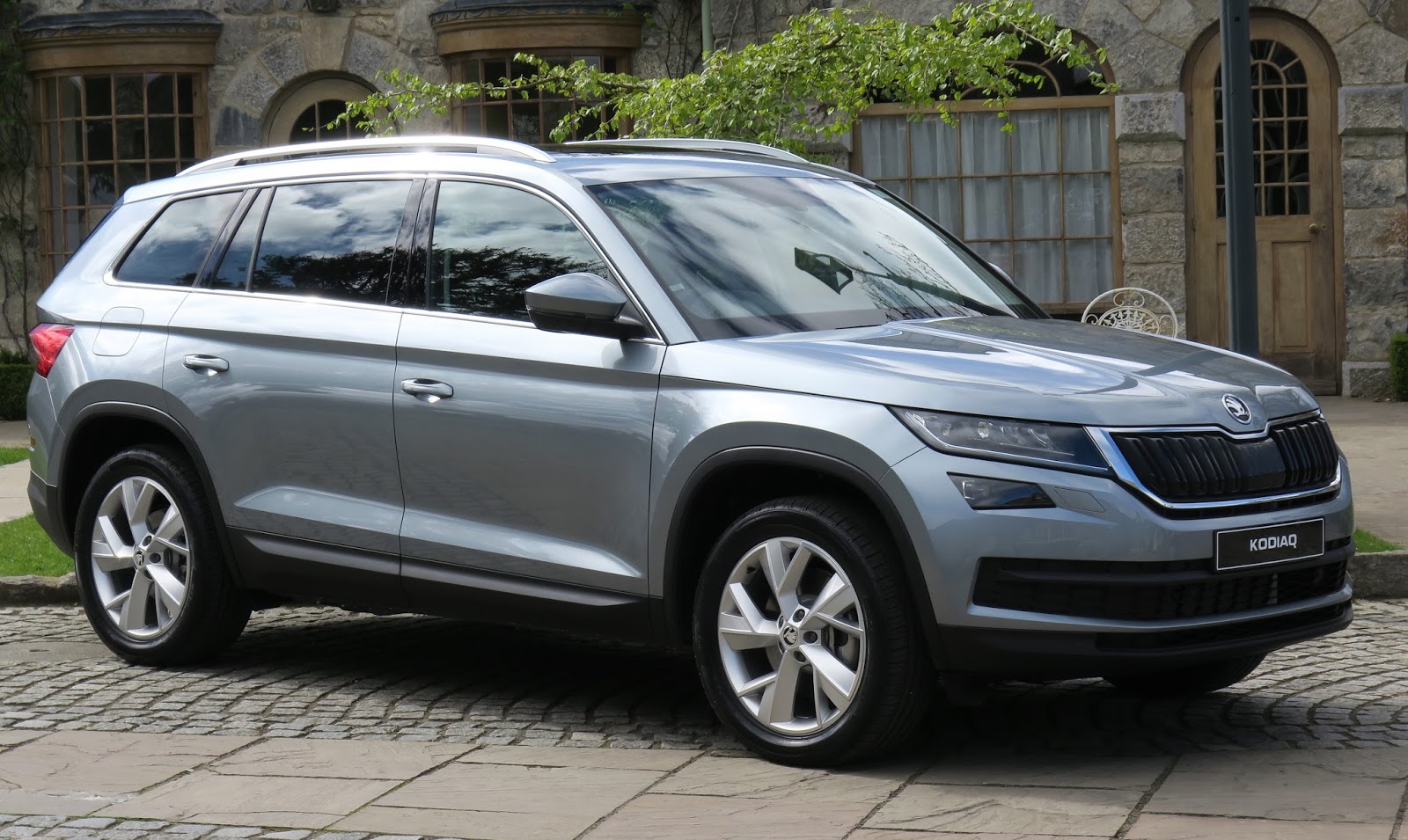 Irish Car+Travel Magazine: Peugeot 3008 is 2018 Irish Car of the Year