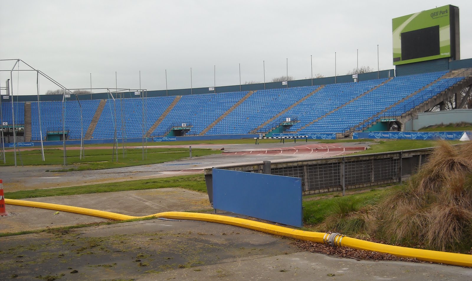 Woza Wanderer: QE11 Park & Parklands, Quake Damages