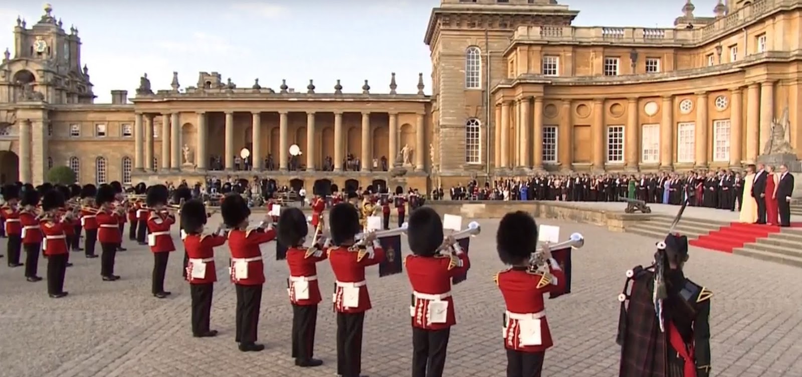 London City: Pomp and Ceremony as POTUS arrives
