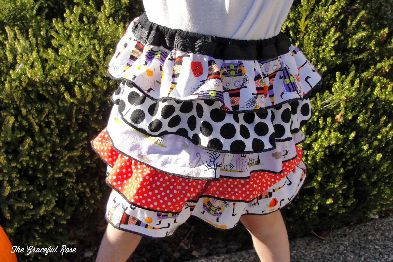 The Graceful Rose: Spooky Outfits - Last Minute Halloween Outift Ideas