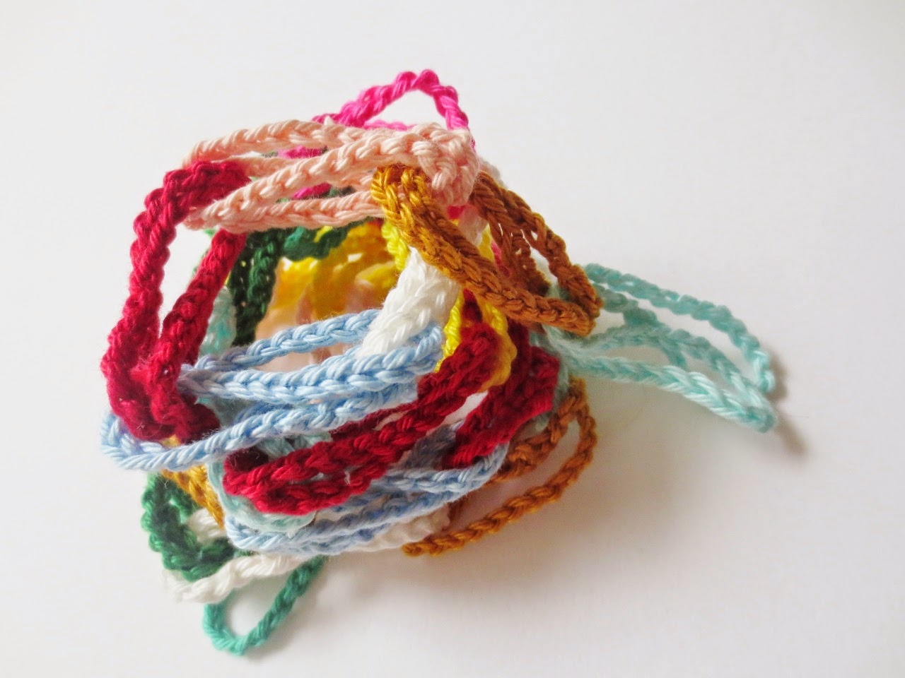 E Strea Chikitu: Loom garland DIY