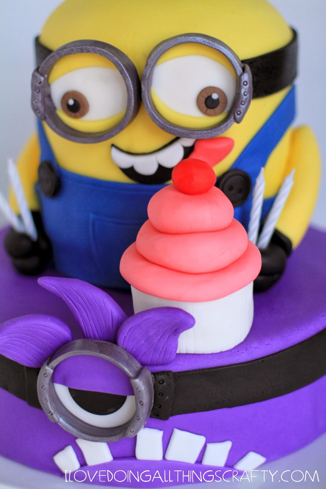 I Love Doing All Things Crafty: Despicable Me 2 Minion Cake | DIY Cakes