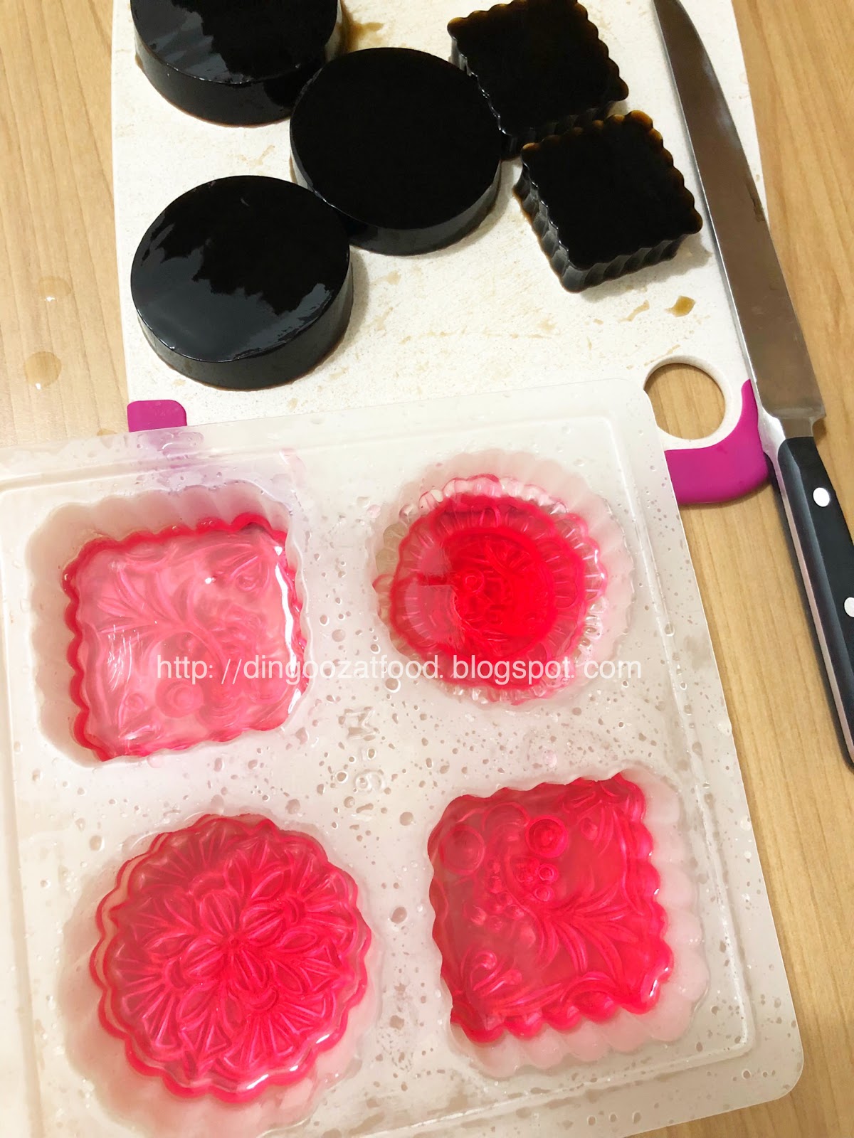 Miki's Food Archives : Rose Flavour Mooncake With Grass Jelly Filling ...
