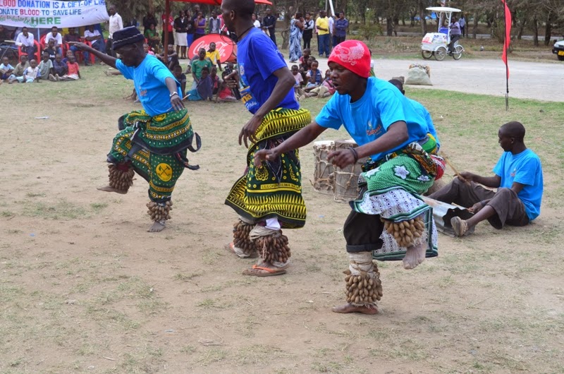 KINGOTANZANIA:: HABARI, PICHA NA MATANGAZO: WASANII wa maigizo na ngoma ...