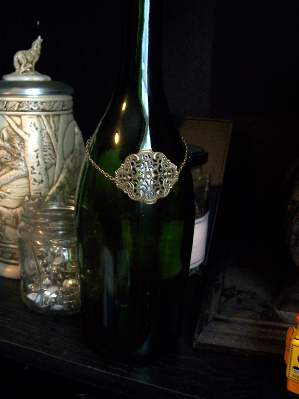 Rhissanna: Psyche Knot.