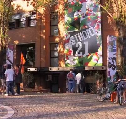 Świat Violetty : Violetta - ``Studio 21`` do ``Studio On Beat`` WITAM ...