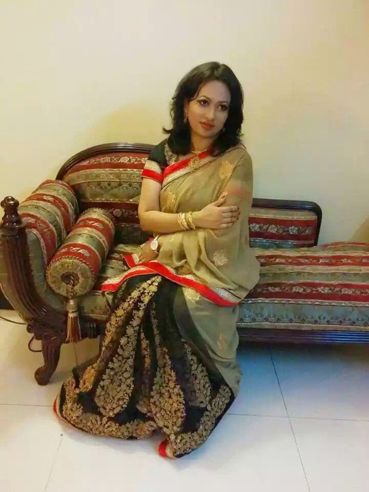 Amazing Look World : Hot Desi Aunties Photos