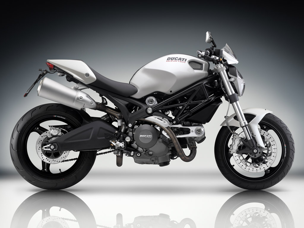 motorcycle: ducati monster 696