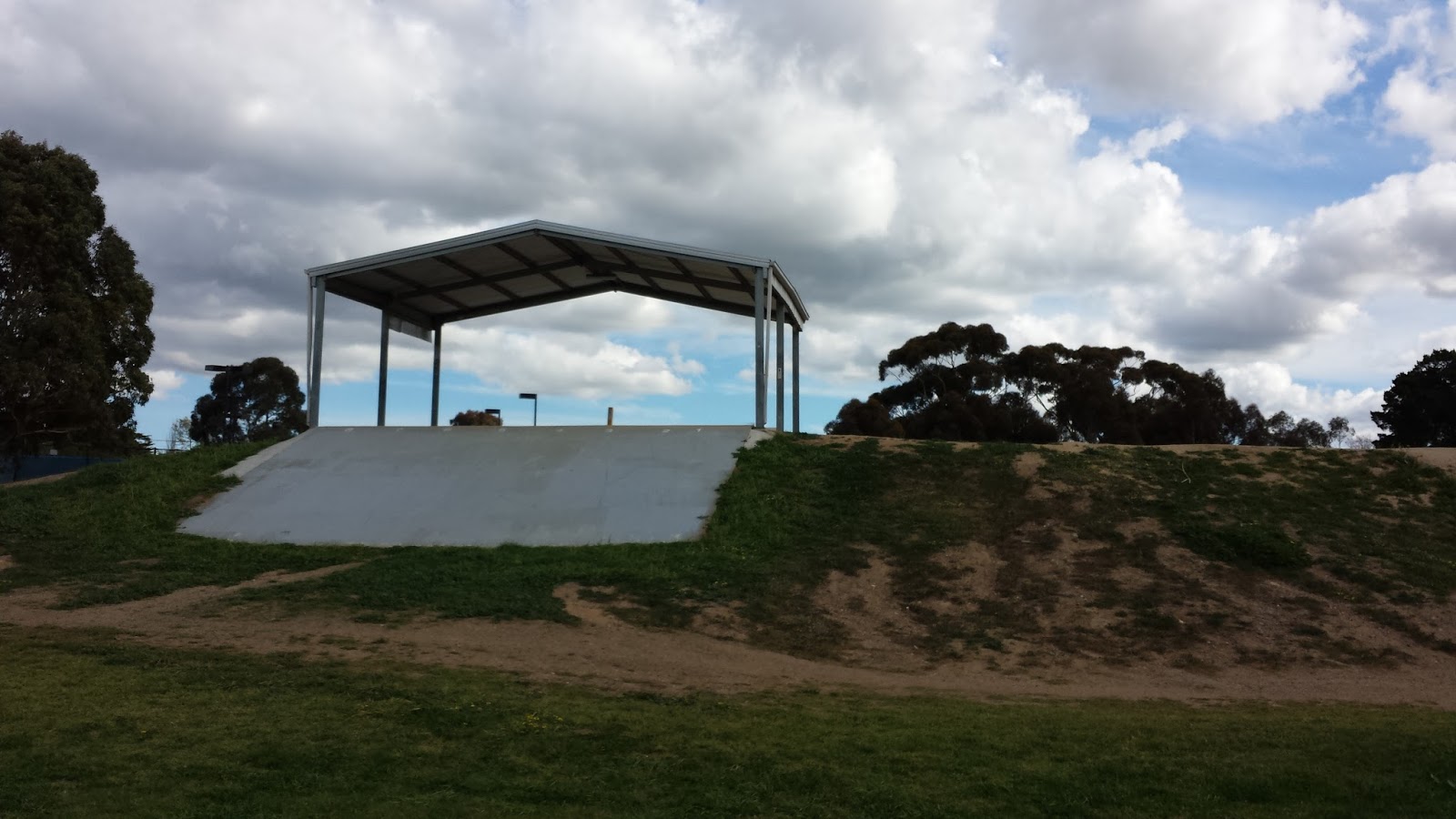Day Out with Dog (Victoria Australia): Sunbury Recreation Reserve ...