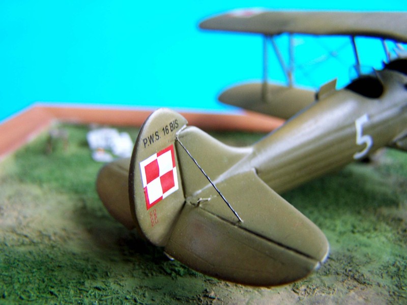 Modele z Szachownicą: PWS 16 bis (luty 2009, Lotnictwo II RP # 1)