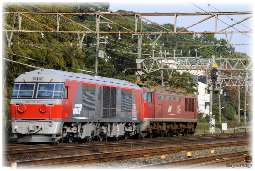 城東貨物線で: DF200-122甲種輸送／神崎川〜山崎