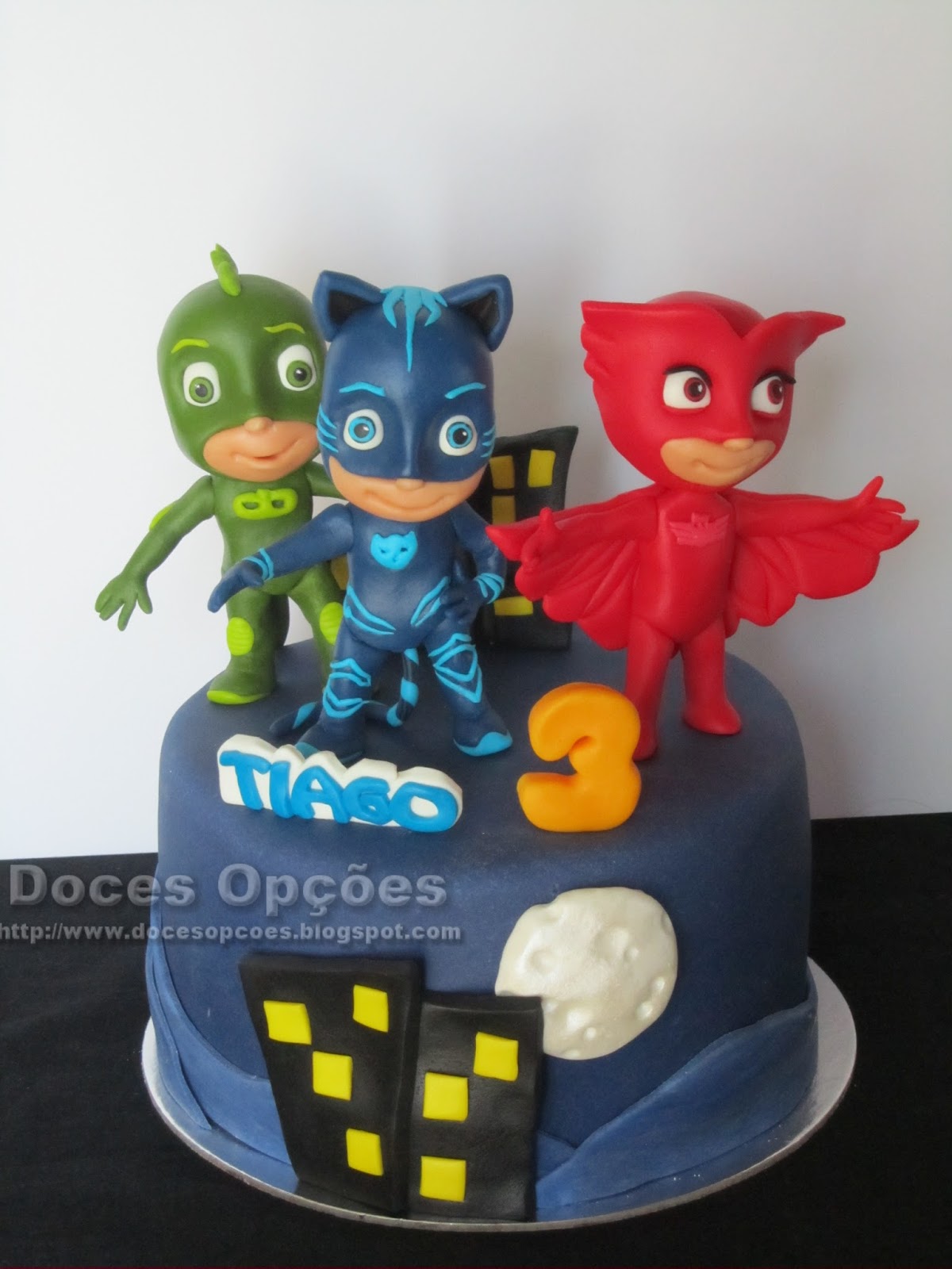 Doces Opções: Bolo de aniversário PJ Masks