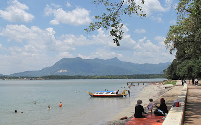 Pantai Merdeka, Kedah - Kaki Jalan