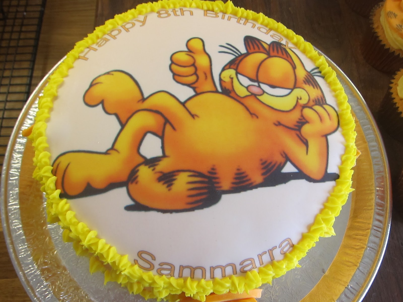 Big Mama's Cake Pops: Garfield and friends