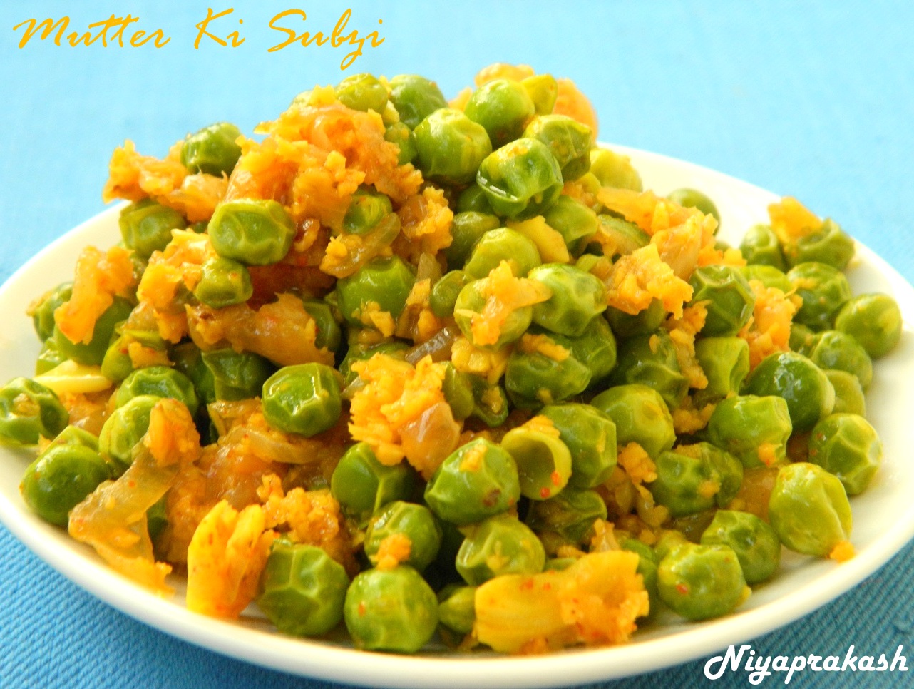 Niya's World: Mutter Ki Dry Subzi with onion, garlic and coconut