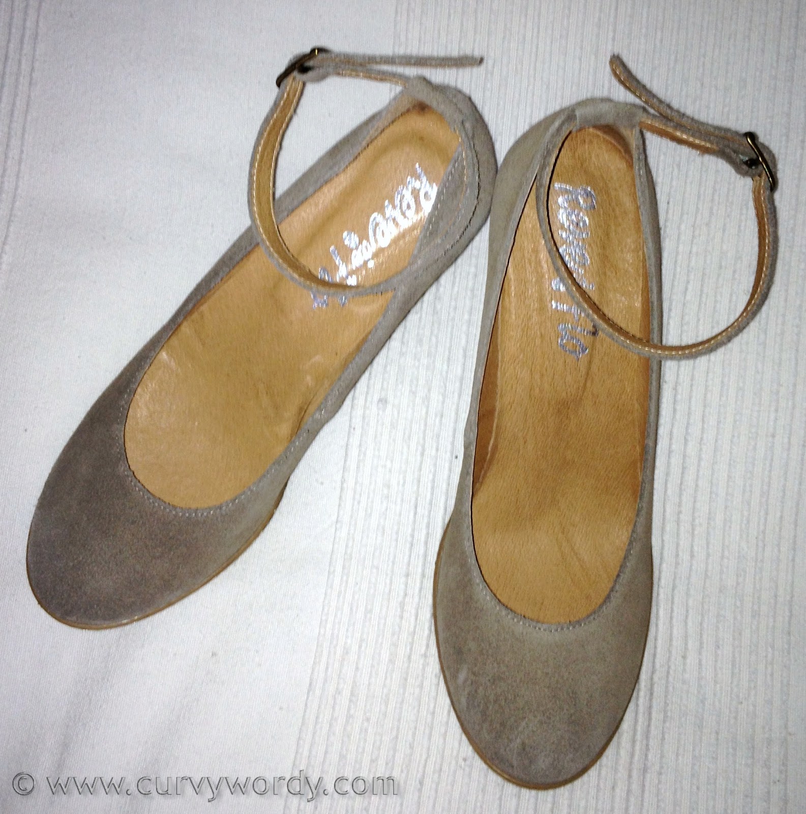 Curvissa Wider Style Wedge Court Shoes - Curvy Wordy