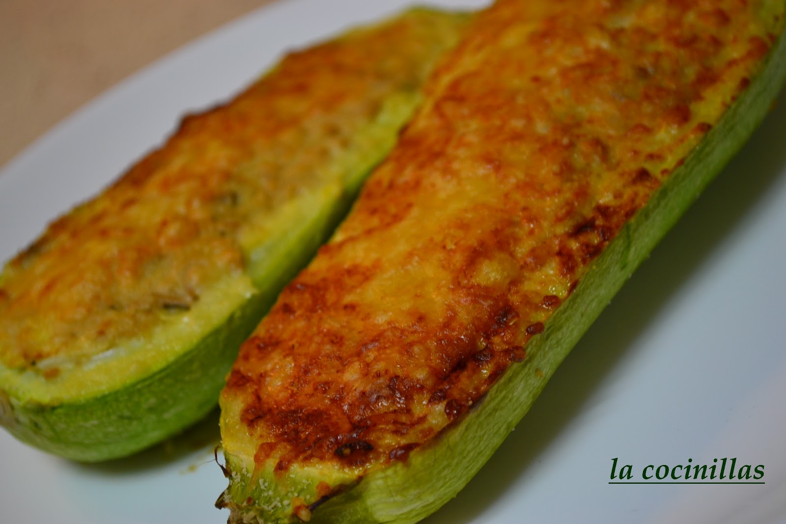 Calabacines rellenos de atun al horno - La Cocinillas