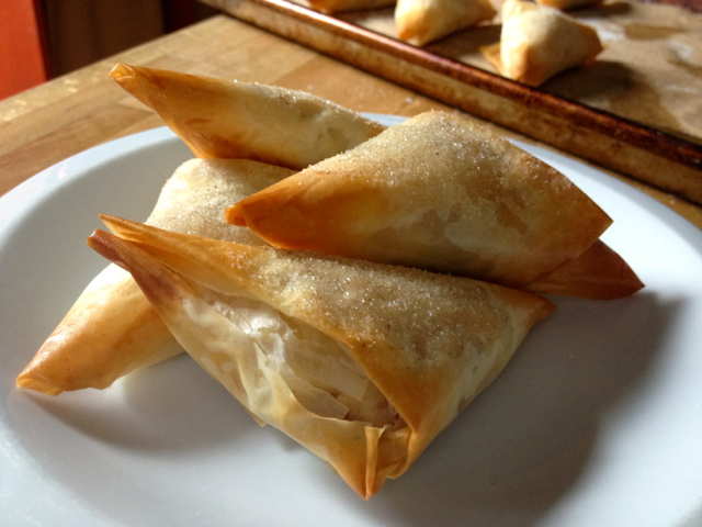 Heidi's Mix: Mini Apple Pie Triangles