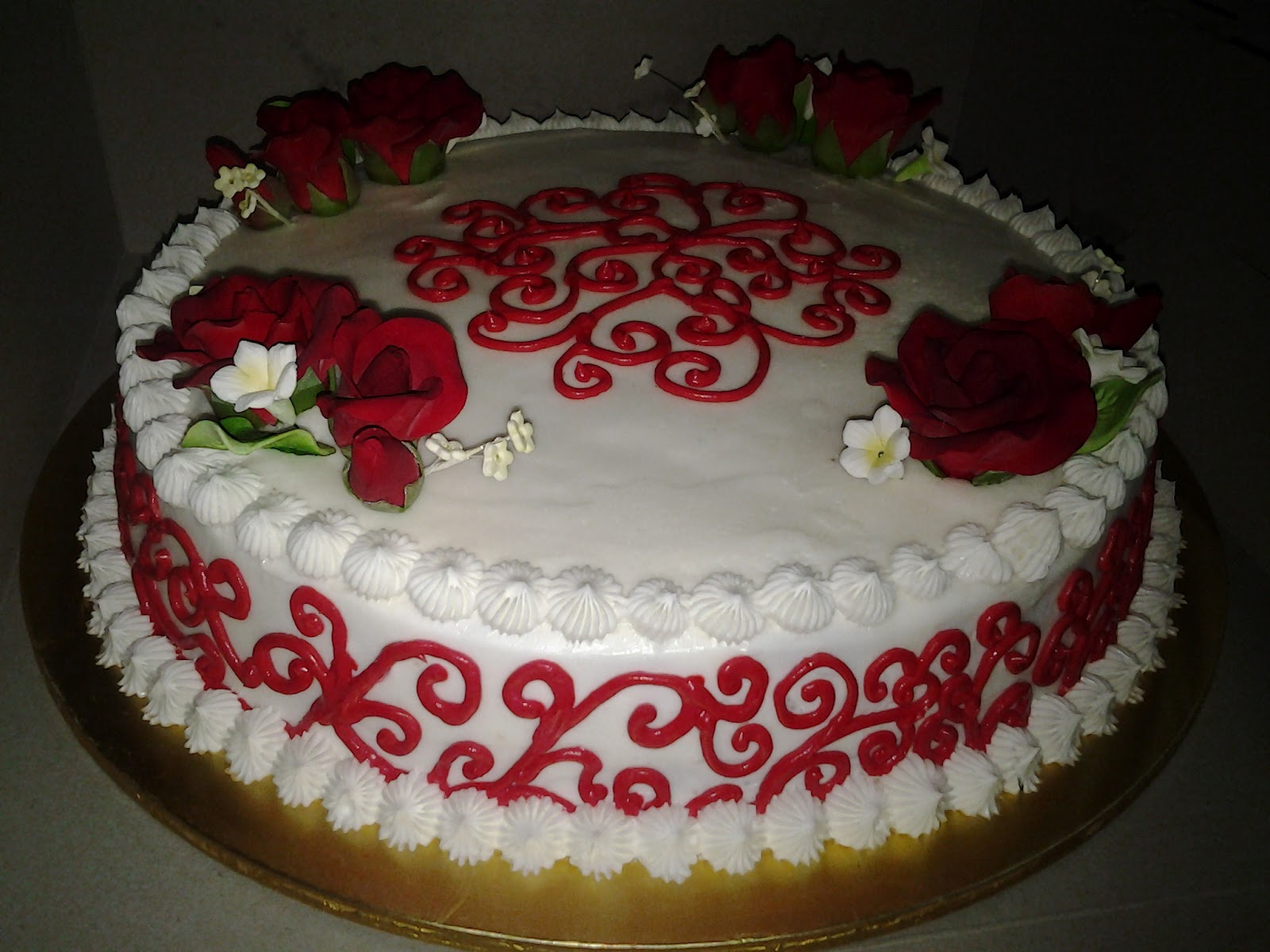 Zanima Homemade Cakes : kek Kahwin Tema merah putih....