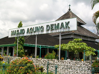 MASJID KUDUS & DEMAK