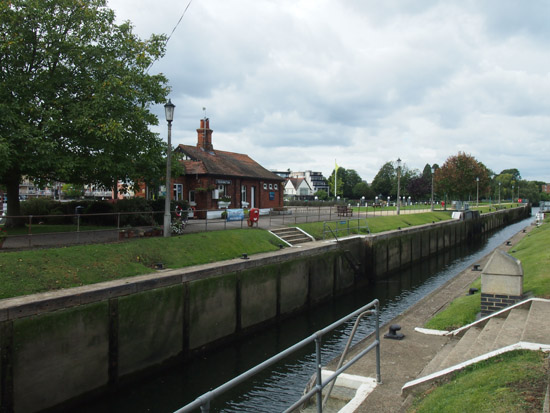A British Island Adventure: Teddington Lock Island