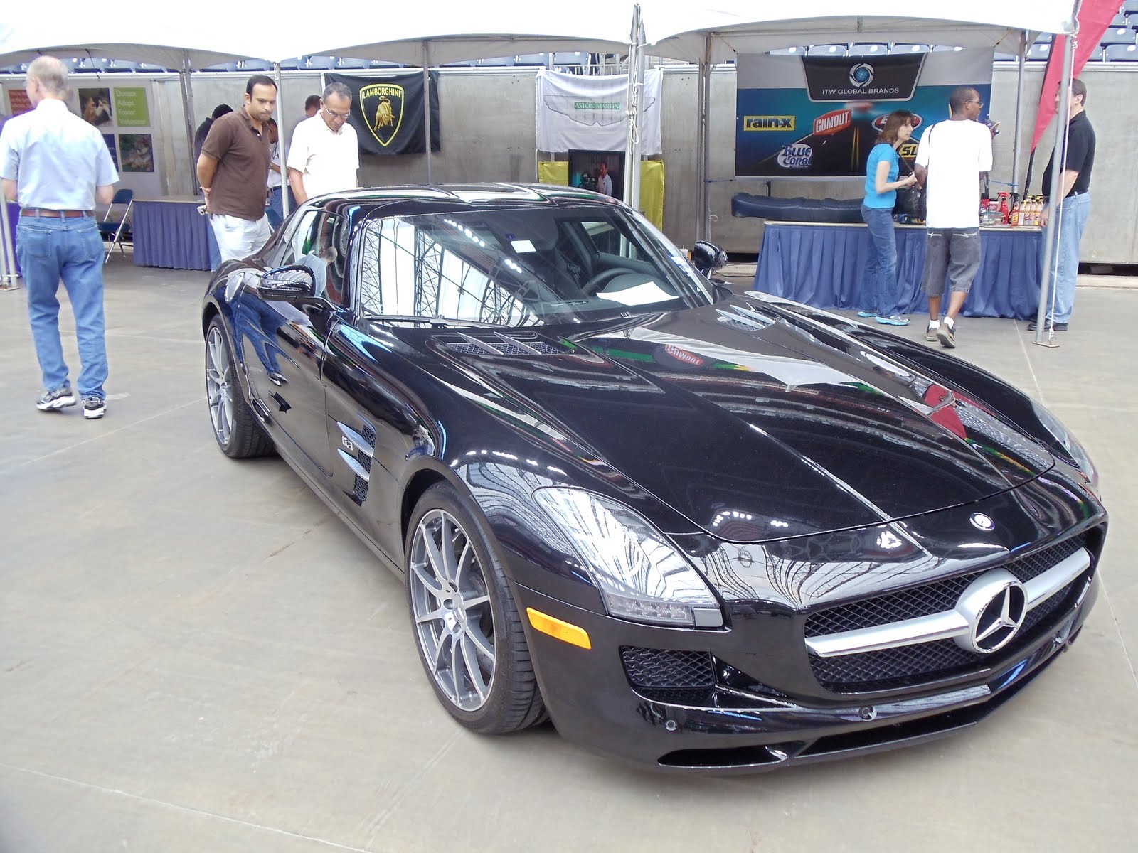 --CarJunkie's Car Review--: First Impression: Mercedes-Benz SLS AMG