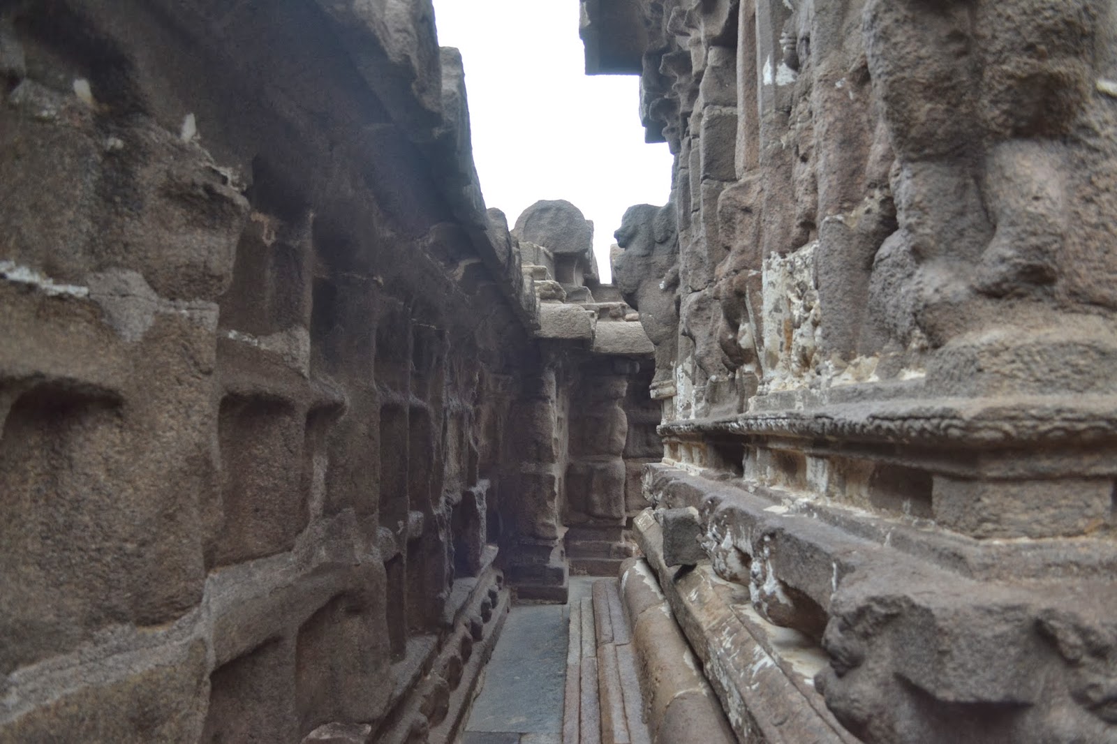 Travel diary of an idiot: Lost in the ancient Stone Sculptures ...