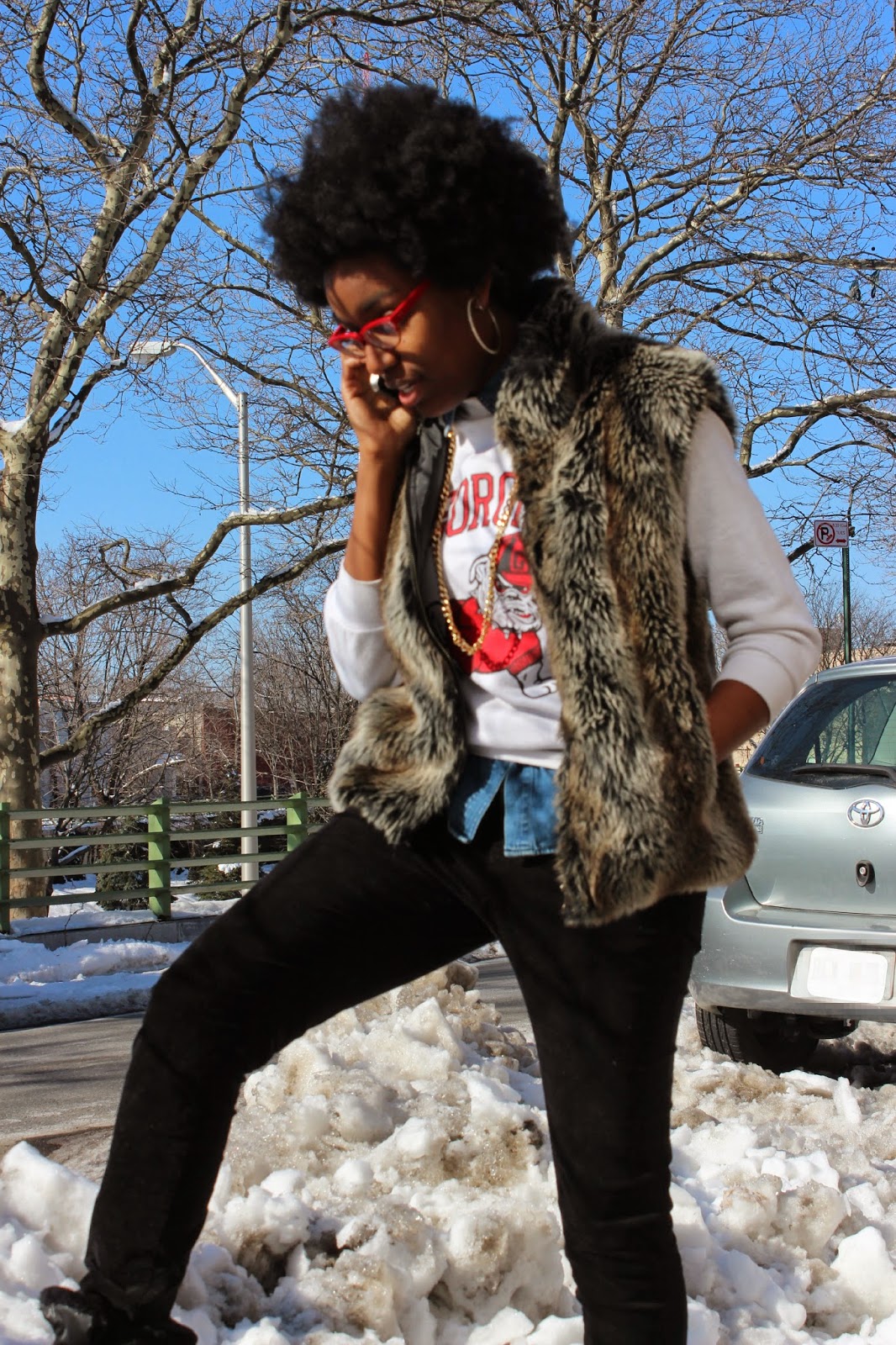 Thriftionary: Thrifted OOTD: Fur vest + Vintage Georgia Bulldogs sweatshirt