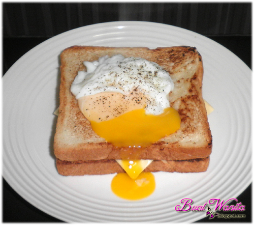 Roti Bakar Keju Telur Cair Separuh Masak Buat Wanita