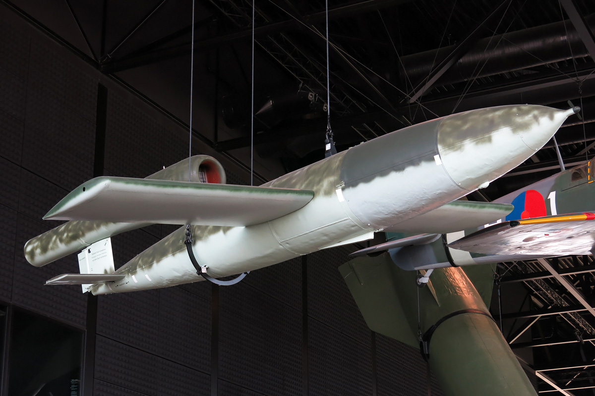 Eastwings: Fieseler Fi 103 * V1 * Luftwaffe c/s * no Reg.