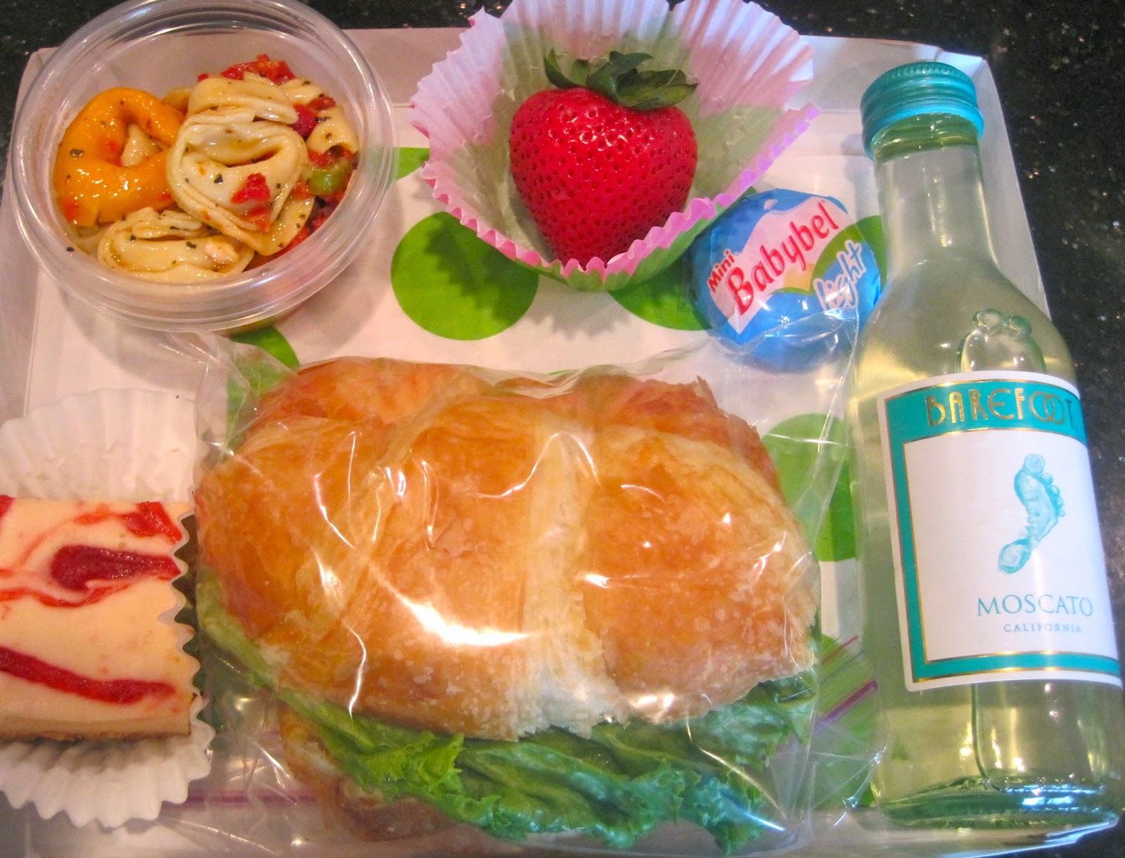 Rena's Faves: A Girlfriends Picnic Lunch!