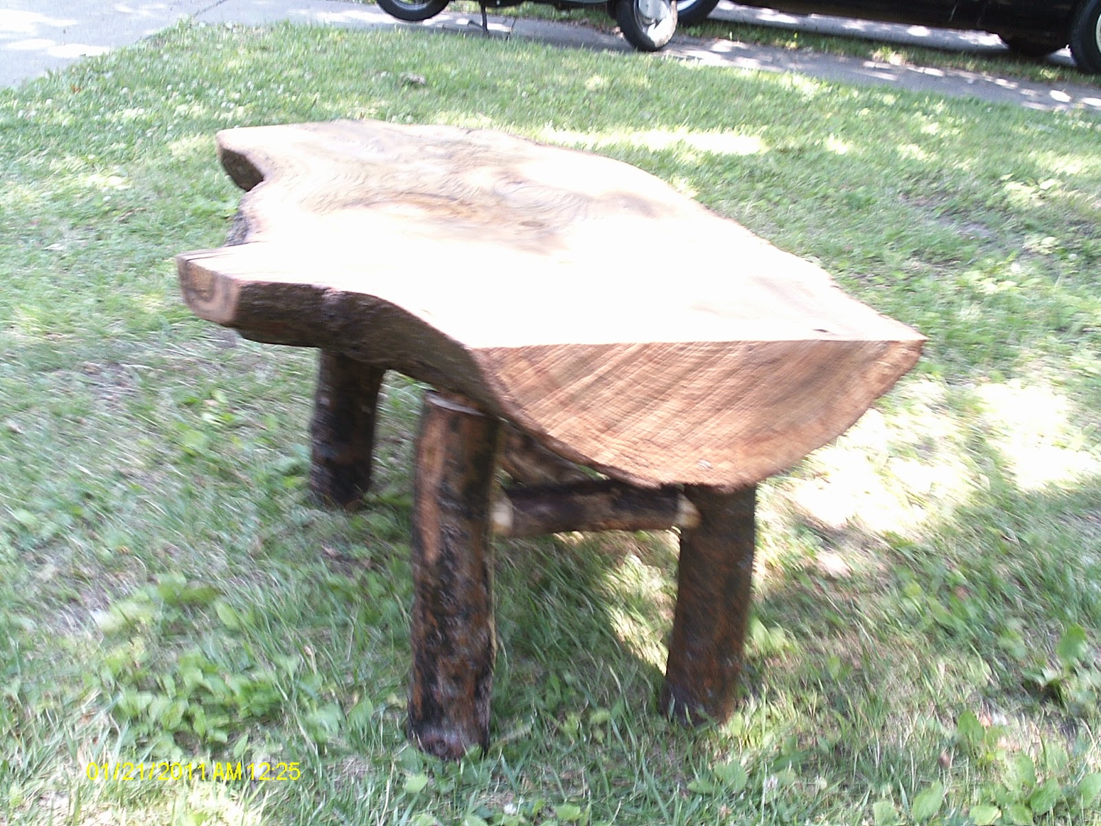 Handmade Rustic & Log Furniture: Oak Log Bench and Coffee Table