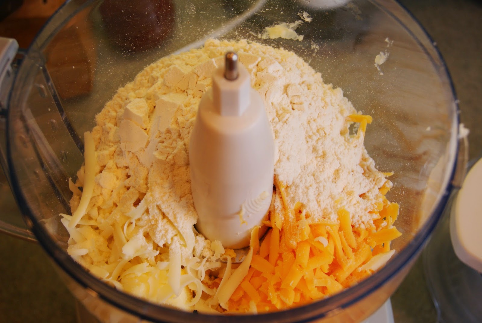 Huntress of the Northwest: Homemade Cheese-Its!