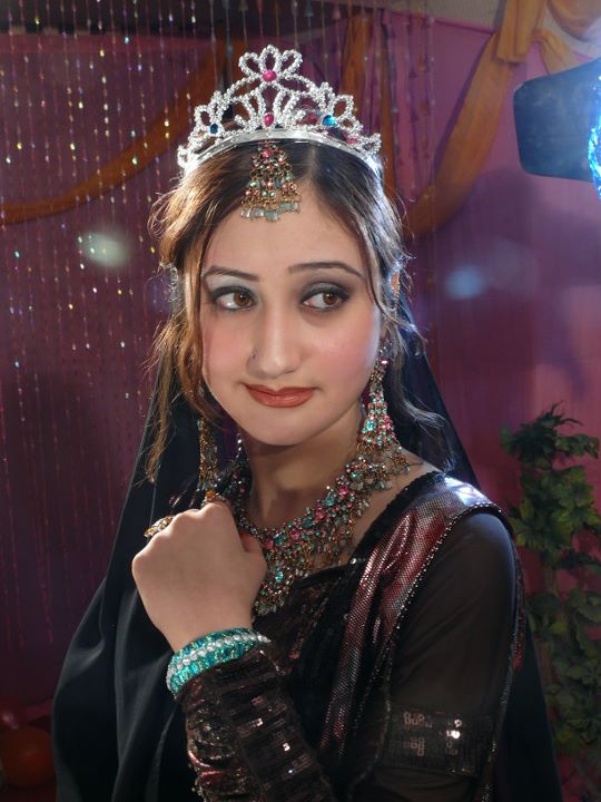 All Pashto Showbiz: The Best Pashtun Actress Sumbal Hot HD Wallpapers