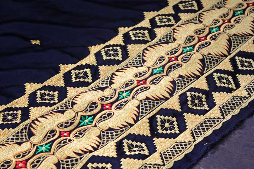 Kain Tapis, Kain Tradisional Dari Lampung - Cinta Indonesia