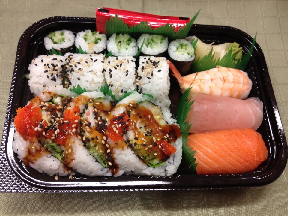 Shawnigan Jen's sushi & Teriyaki (Take-Out): Deluxe Sushi Combo