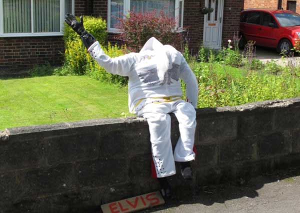 Nothing To Do With Arbroath: Elvis Presley scarecrow beheaded in ...