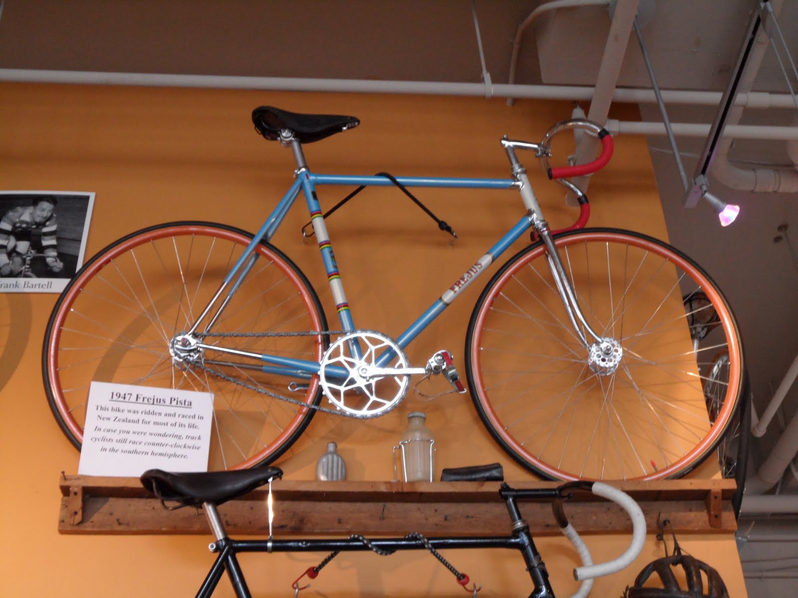 Four Bees: Classic Cycle, Bainbridge Island, Washington