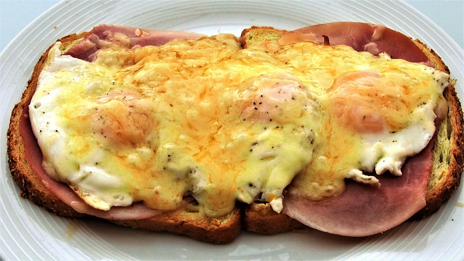 Uitsmijter - Dutch brunch - Kitchen Exile