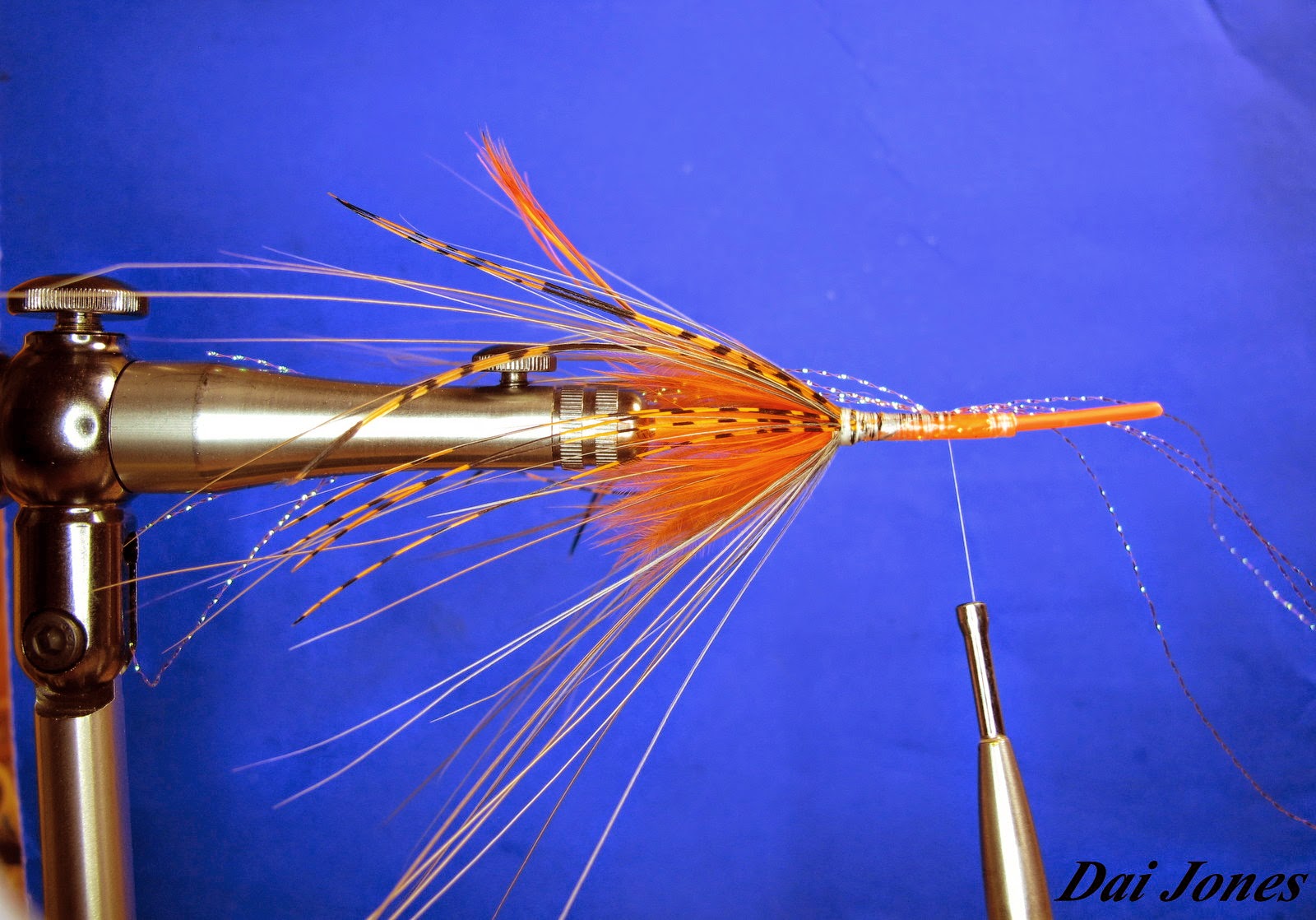 Flies step by step: Prawn tube, step by step.