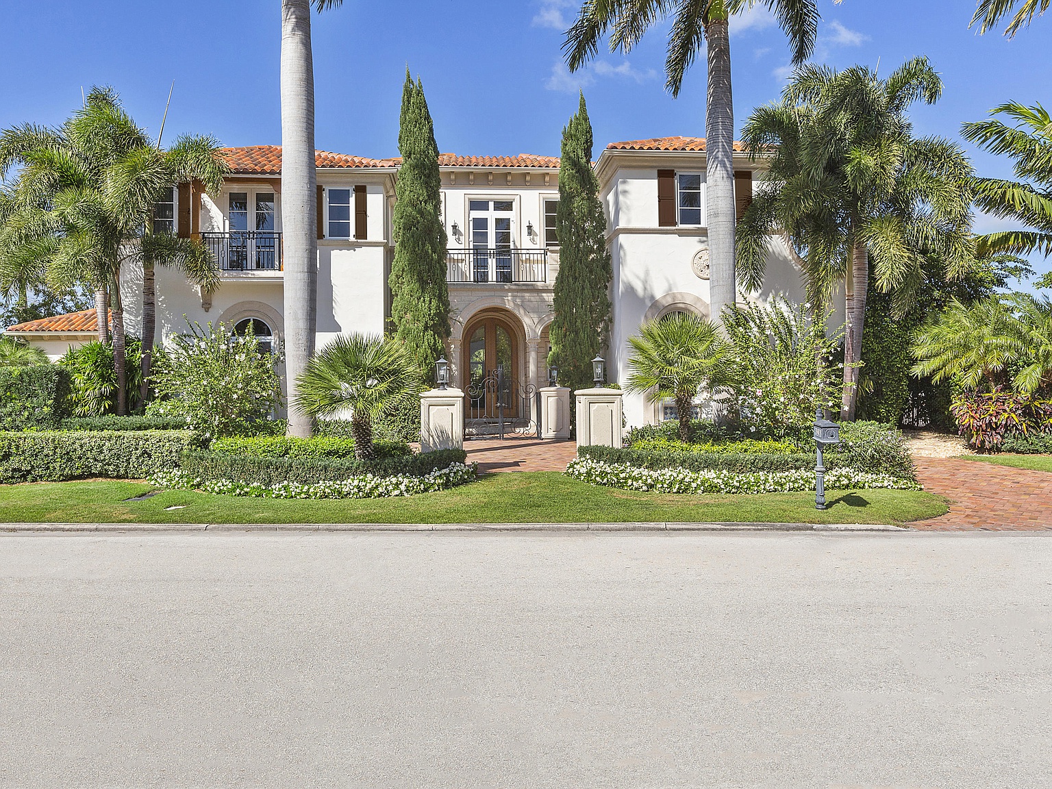 11,000 Square Foot Mediterranean-Style Mansion In Boca Raton, FL | THE ...