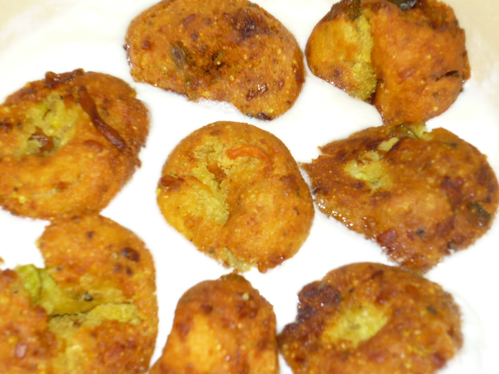 Turdmania at the Eatateria: Food-speriment: Meshugeneh Masala Vadas ...