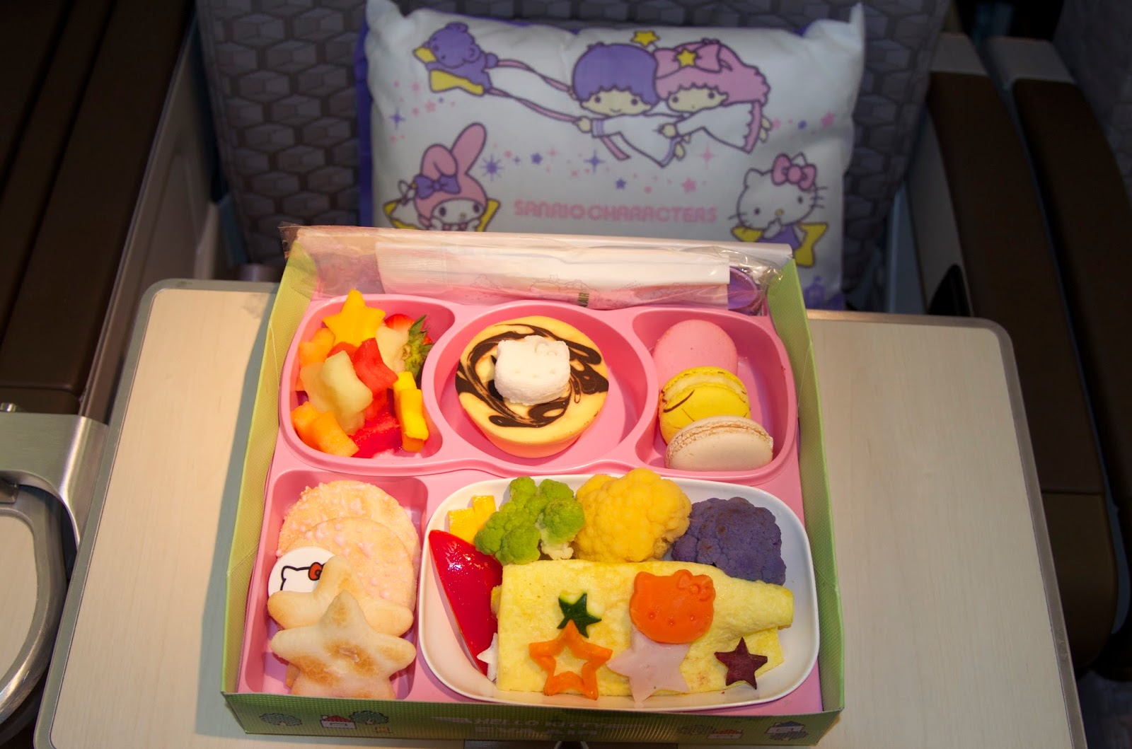 Eva Air Hello Kitty Food