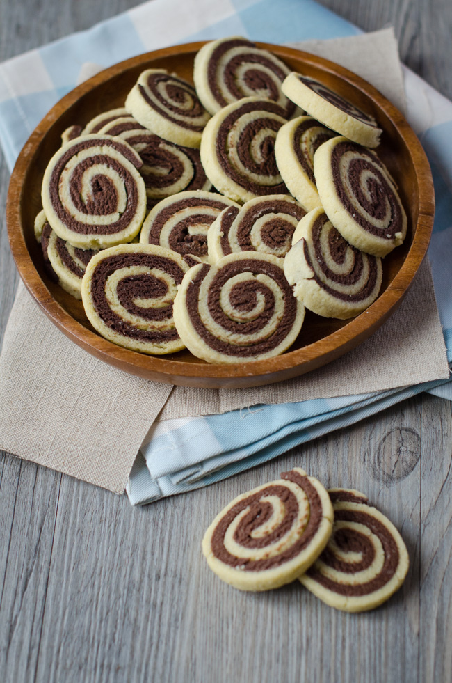 Biscuits roulés au chocolat - Cerise et Praline