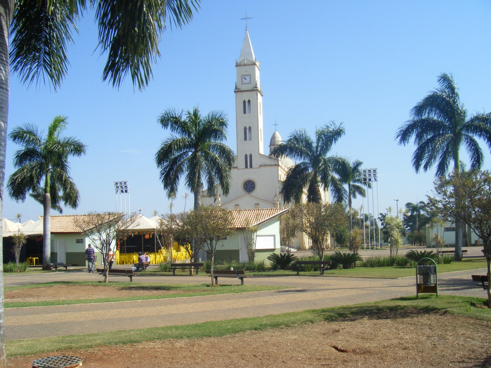 Inaie - out and about: Visitando Guaraci - Visiting Guaraci