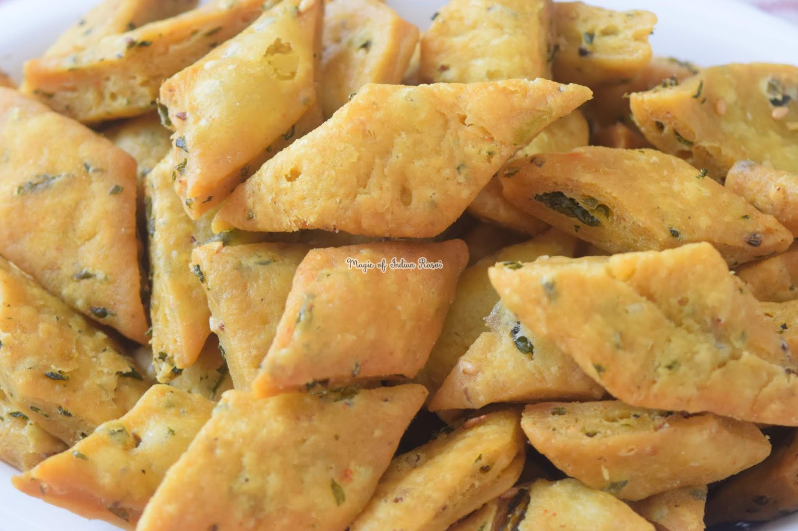 Masala Palak Mathri Recipe | Magic of Indian Rasoi