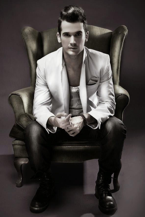 Susana Pérez TV: ALBERTO COLLADO ES FRANZ EN "ROCK OF AGES" EN LA "ERA ...