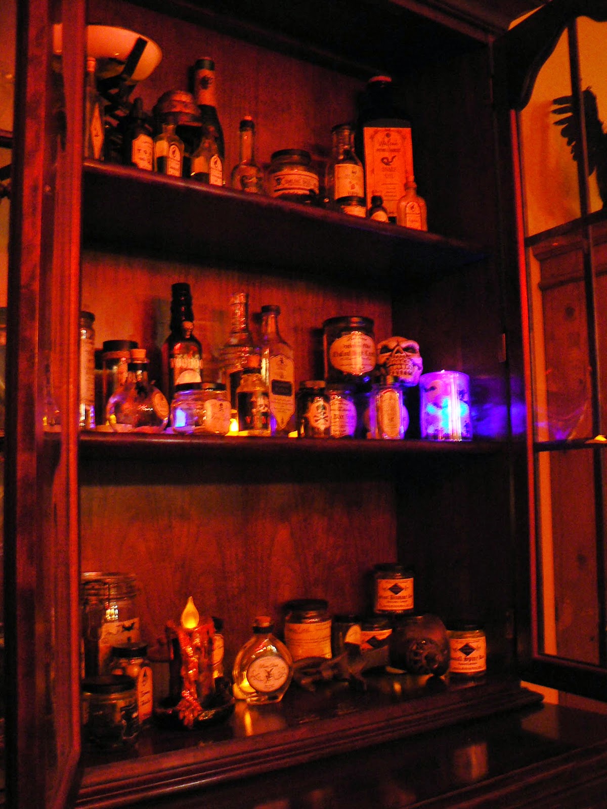 Lady M's Haunted Parlor: Happenings in the haunted parlor